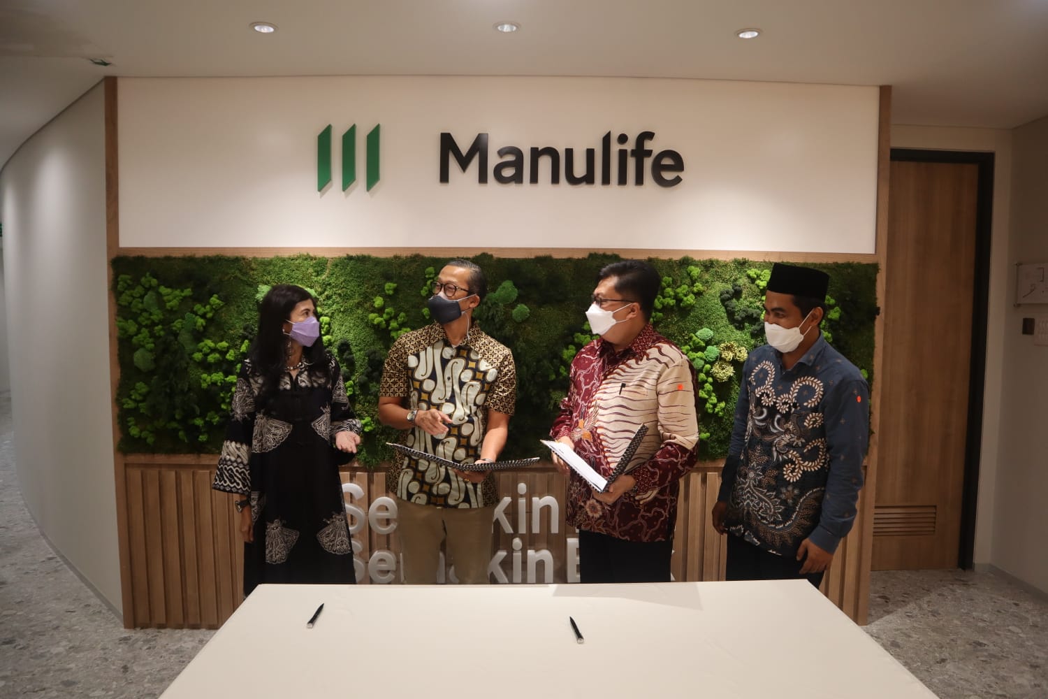 Manulife Gandeng IPB Salurkan Wakaf dan Donasi dari Asuransi Jiwa ...