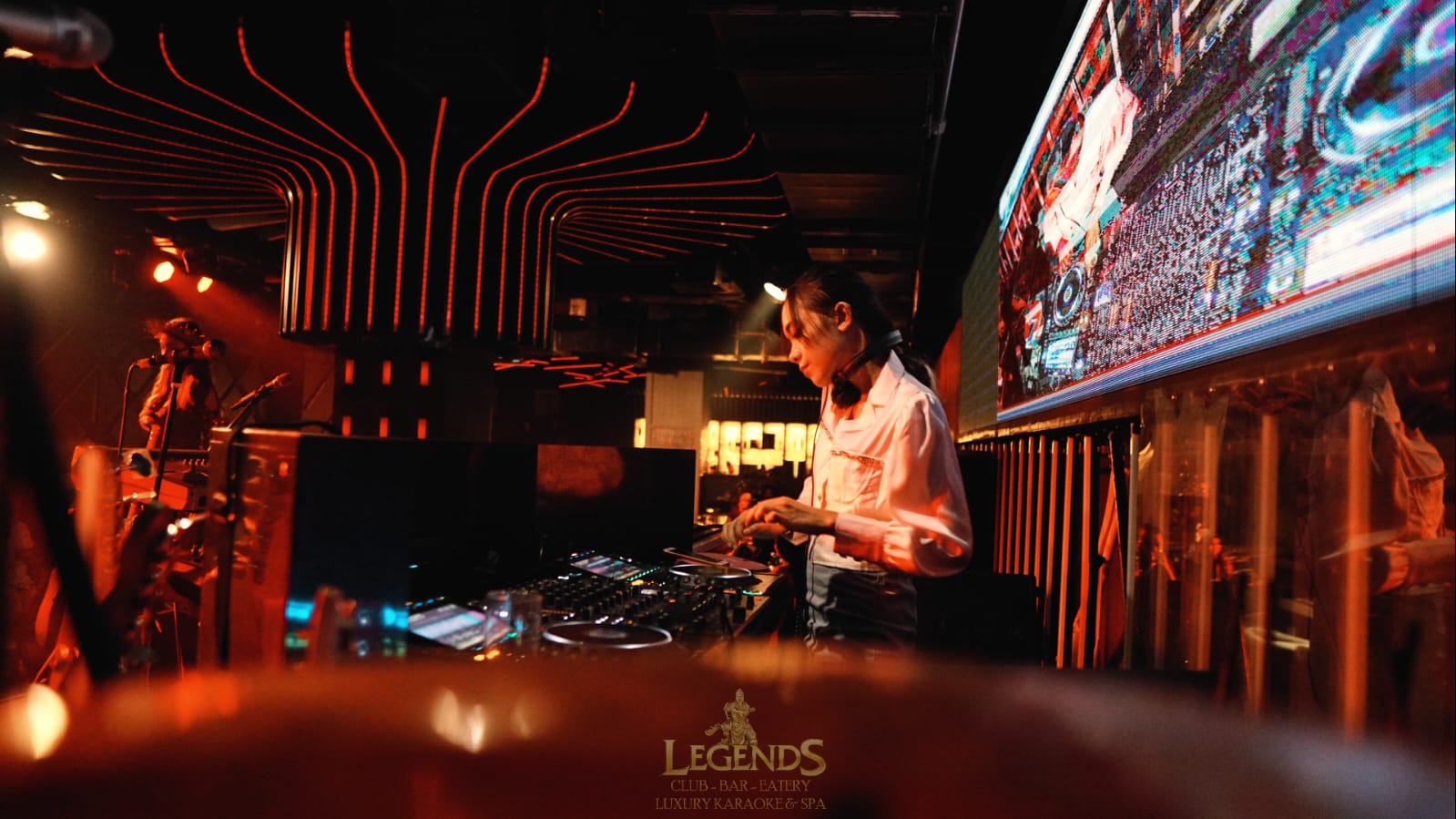 Legends Club Semarang di November Hadirkan Full DJ dan Flow Cocktail for Ladies - UpRadio