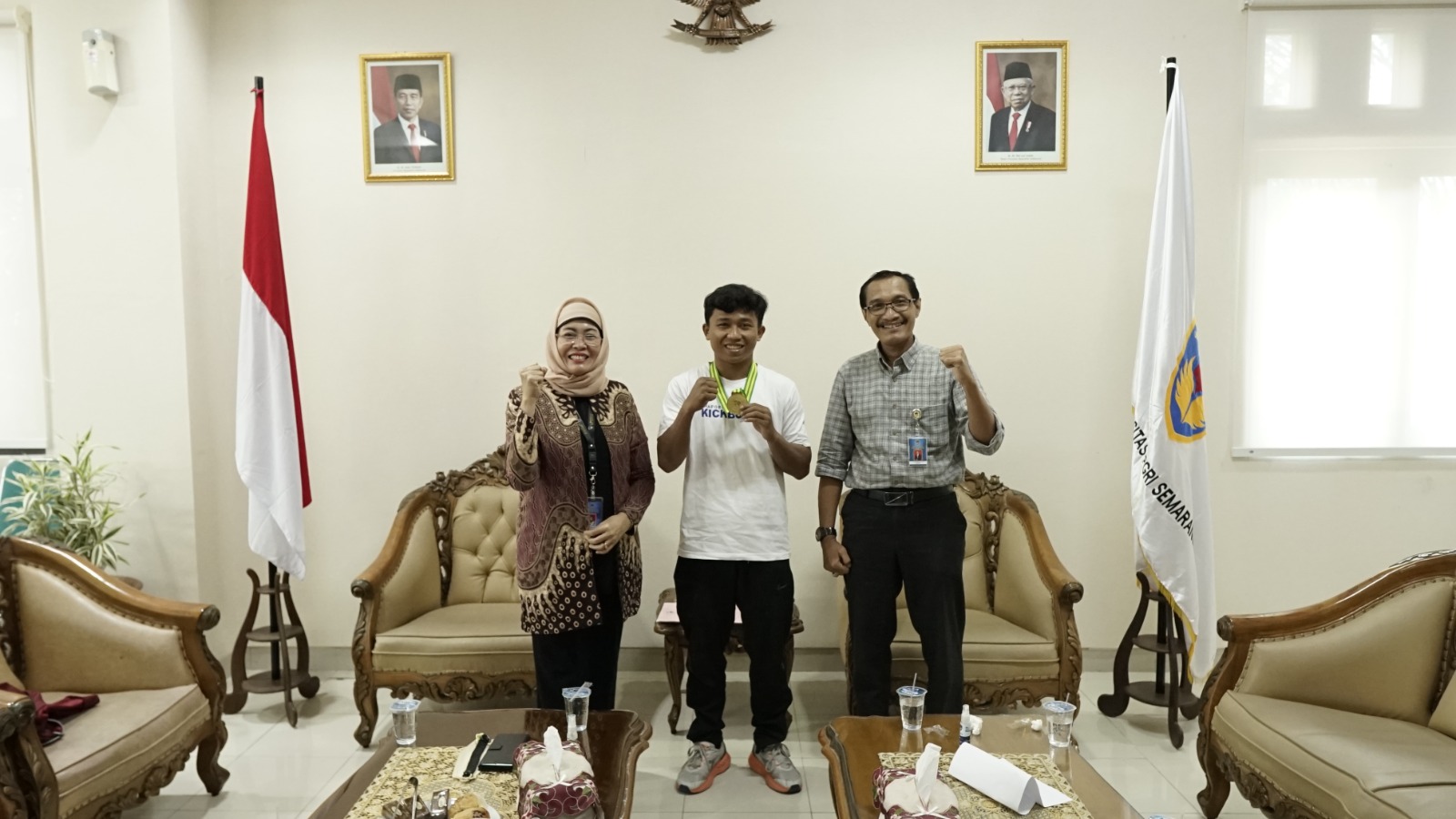 Bimo Mahasiswa PJKR UPGRIS Mewakili Indonesia di Ajang Kick Boxing Sea Games 2023 - UpRadio