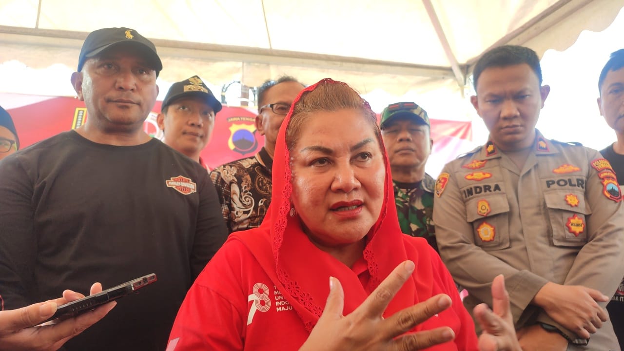 Aloon-Aloon Semarang Bakal Pakai Rumput Sintetis di Lapangannya - UpRadio