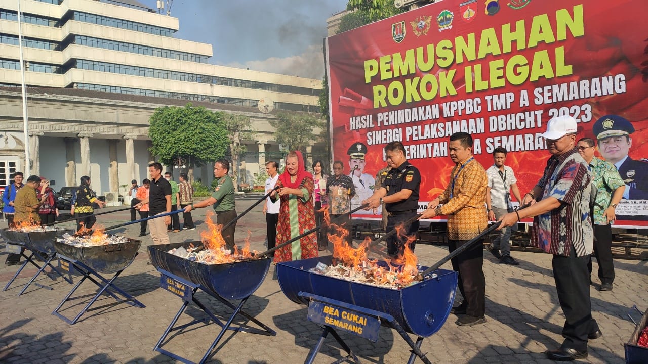 Pemkot Semarang dan Bea Cukai Musnahkan 2,2 Juta Batang Rokok – UpRadio