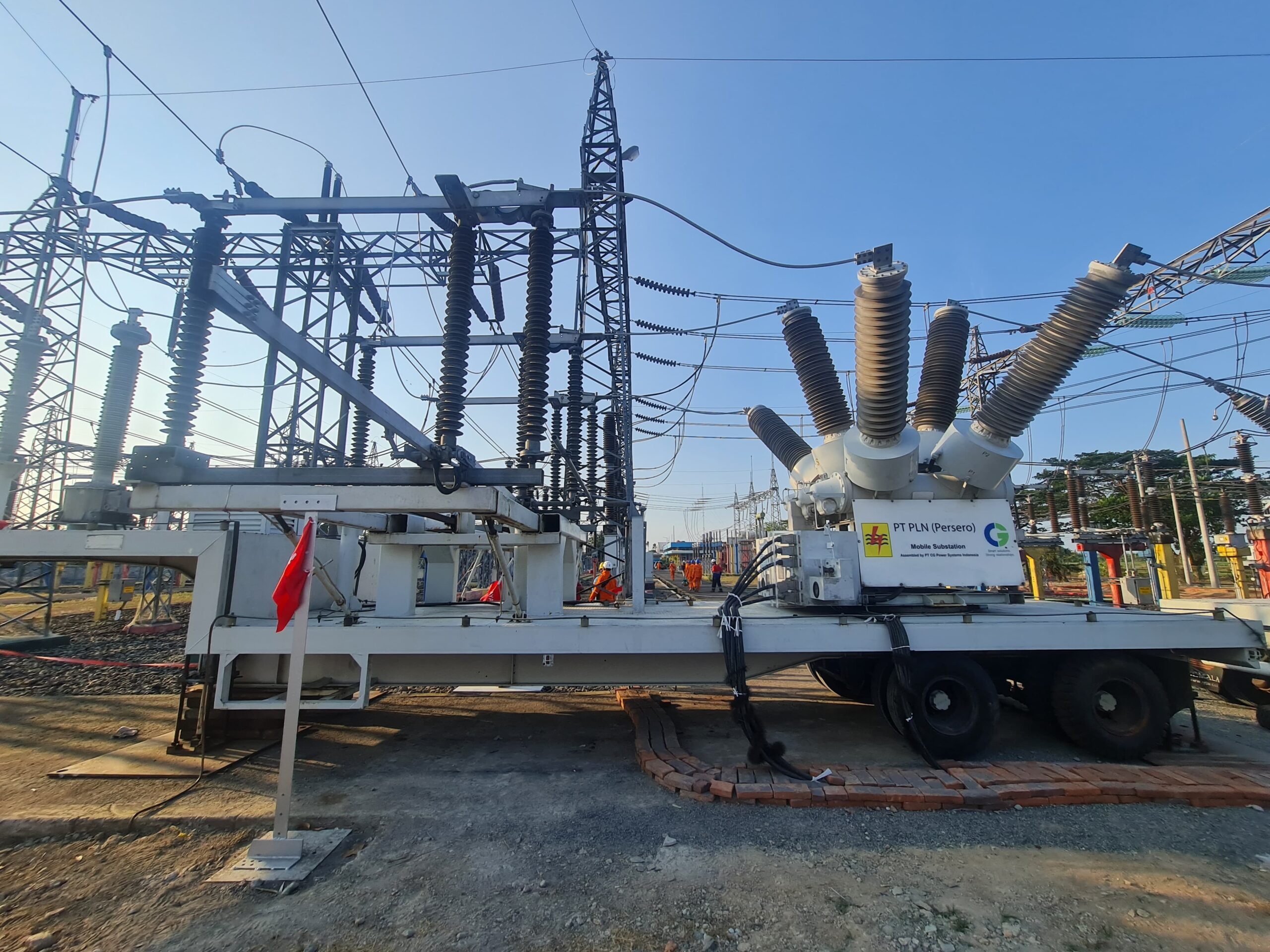 PLN UPT Semarang Berhasil Energize Trafo Mobile di Gardu Induk 150 KV Pati - UpRadio