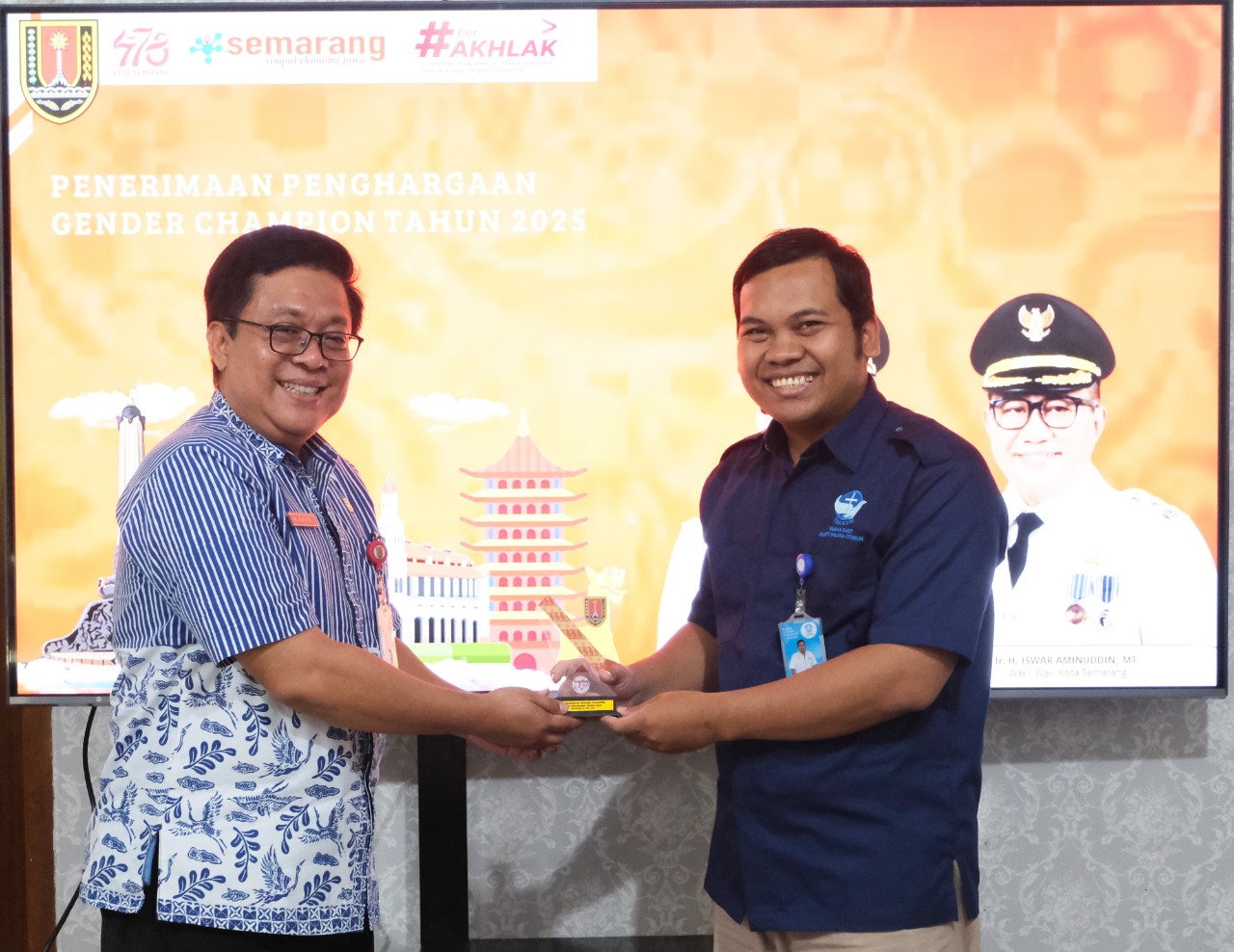 Staf UPKM RSPW Citarum Terima Penghargaan Gender Champion Award 2025 ...